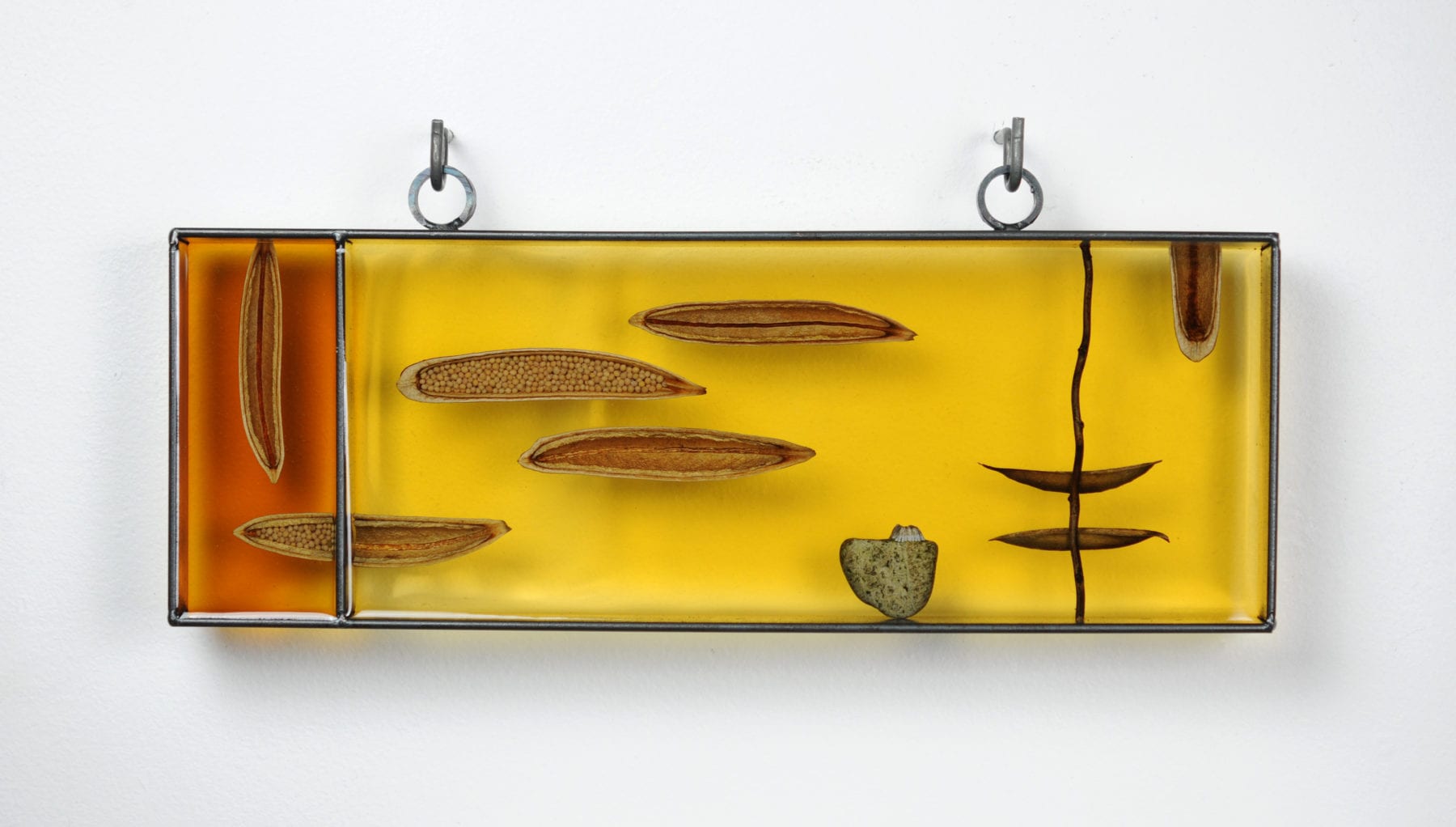 two-compartment wall hanging: passage : Andrea Haffner